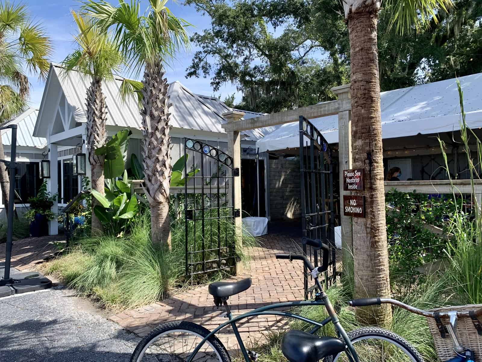 14 Best Bars on St Simons Island (2025 Nightlife Guide)