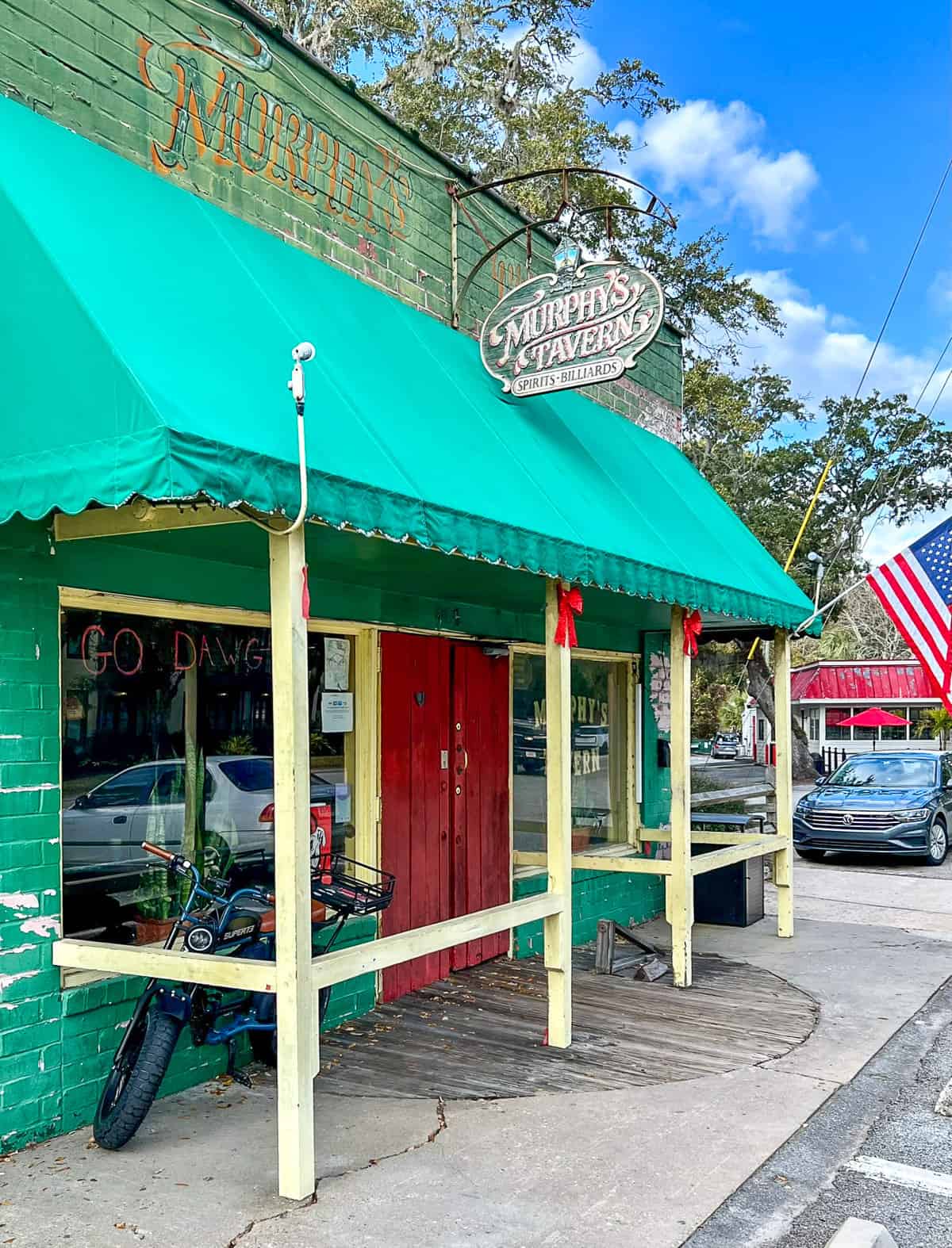 14 Best Bars on St Simons Island (2025 Nightlife Guide)