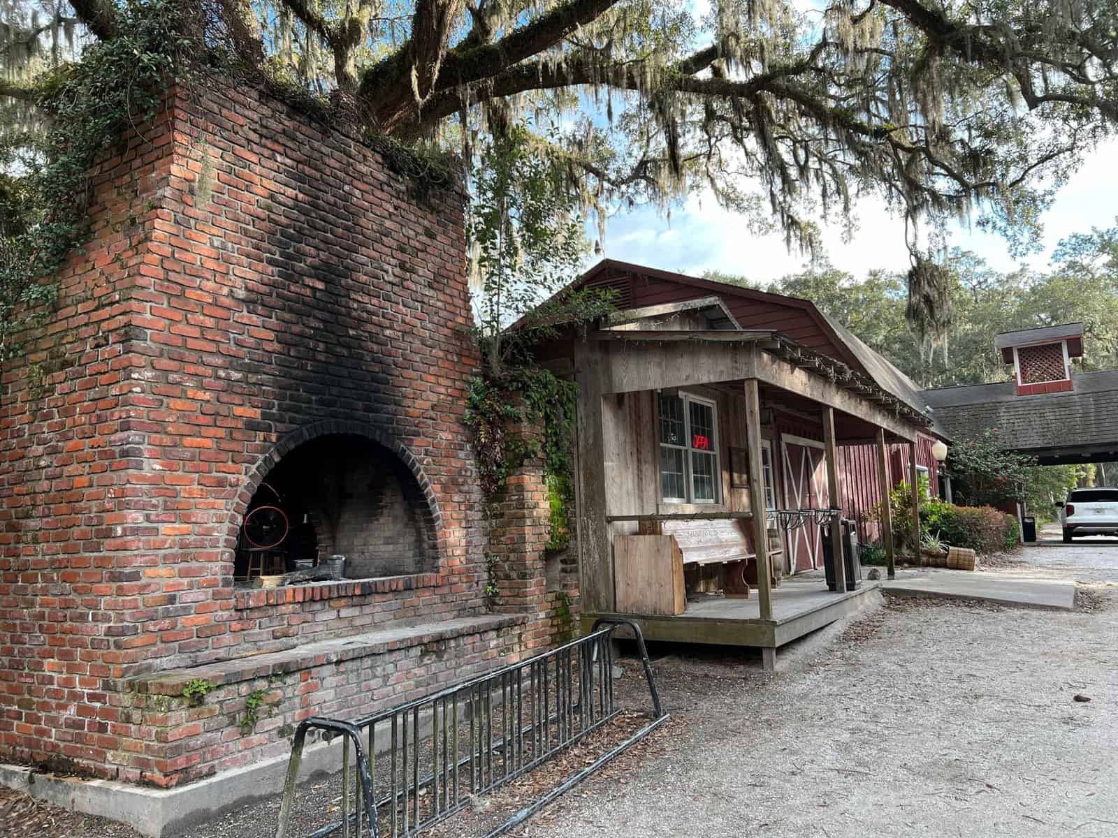 14 Best Bars on St Simons Island (2025 Nightlife Guide)